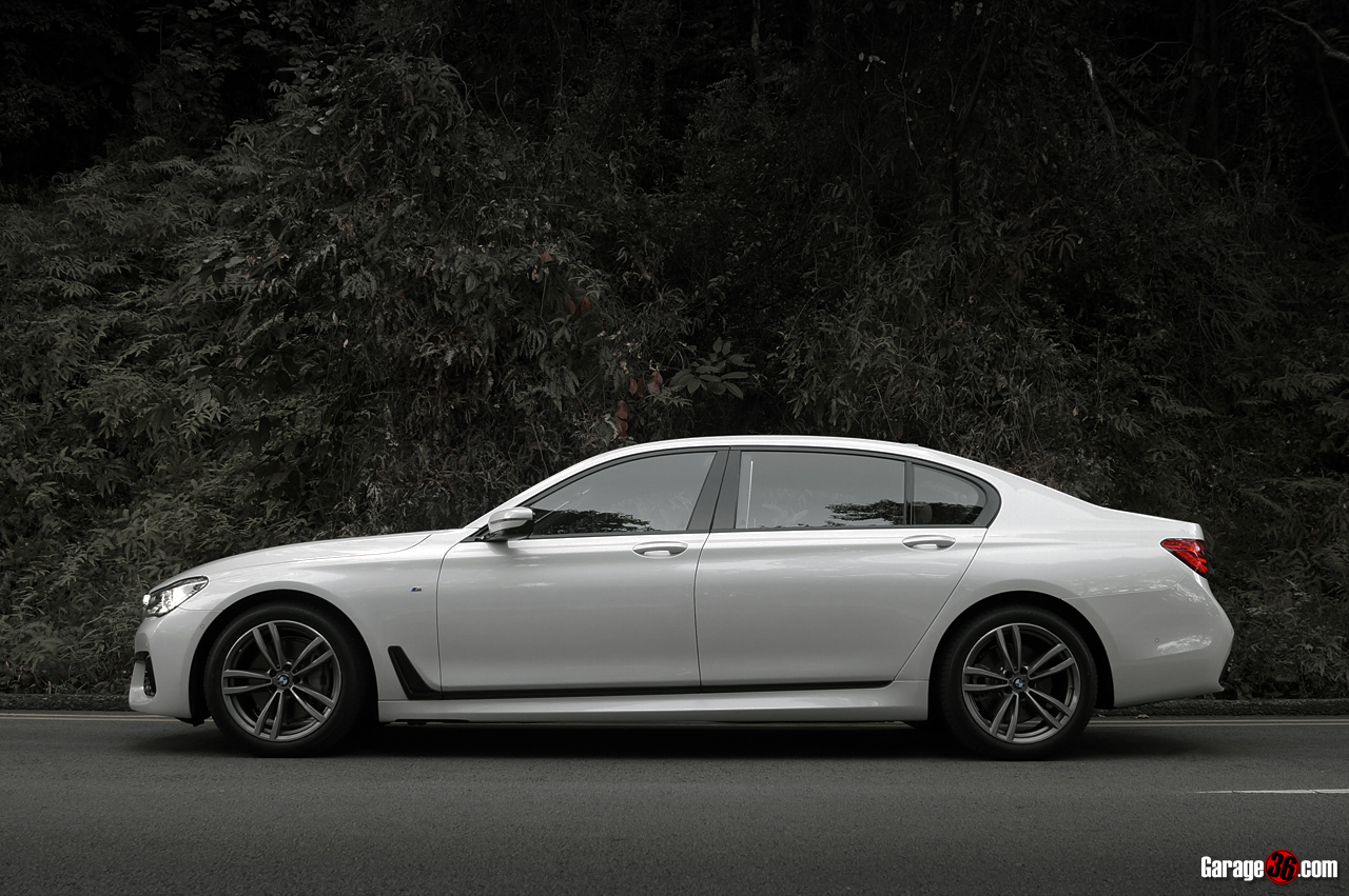 A WORLD OF SUPERLATIVES: DRIVING THE BMW G12 740LI MSPORT - BMW.SG ...