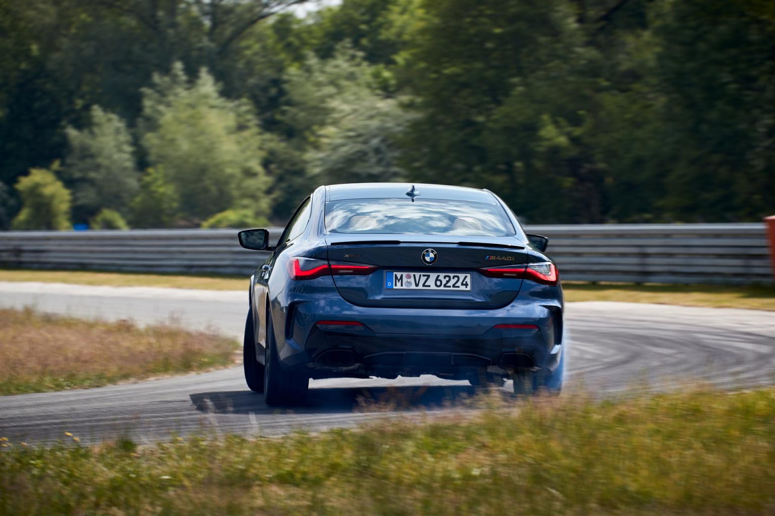 The BMW M440i rear-wheel drive version sets its launch in March 2021 ...