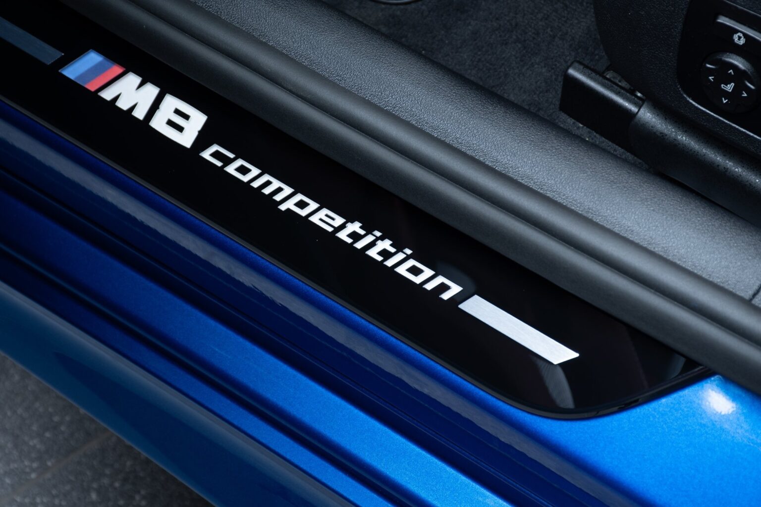 [VIDEO] BMW M8 Gran Coupe Competition in a Review - BMW.SG