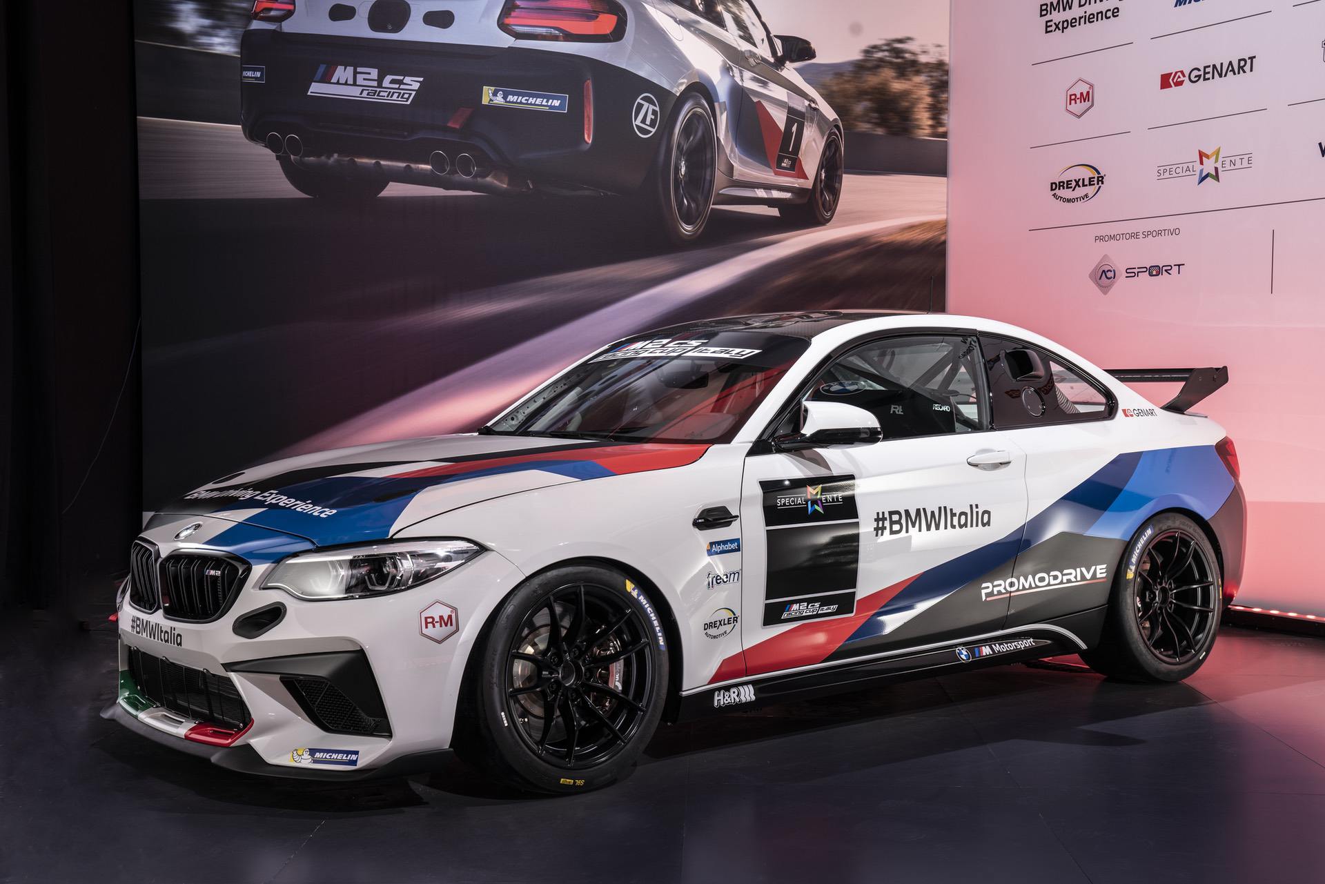 BMW M2 CS Racing Cup Italy: Phenomenal in New Photos - BMW.SG