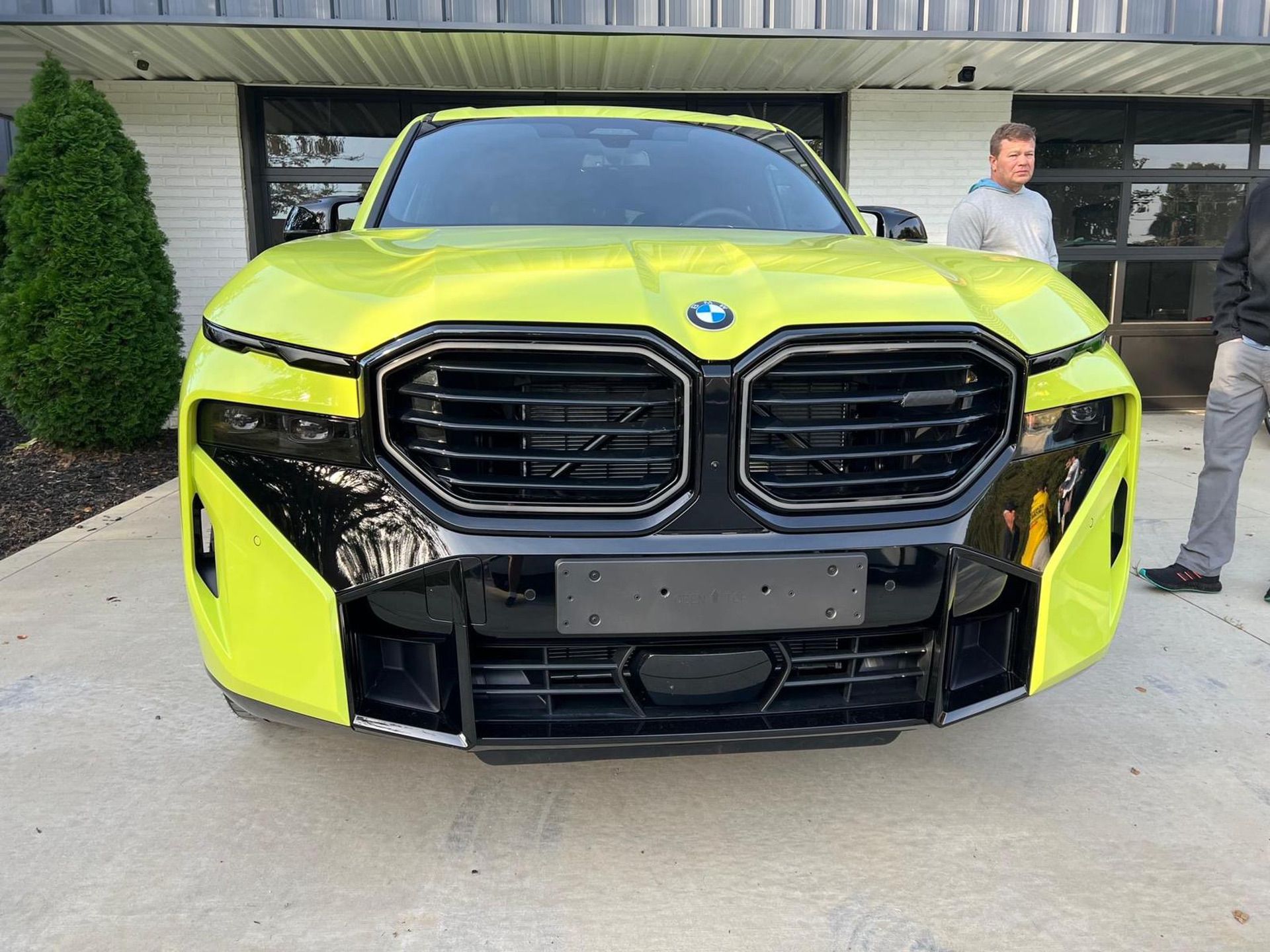 BMW XM Arrives in Sao Paulo in Flashy Yellow Colour - BMW Singapore