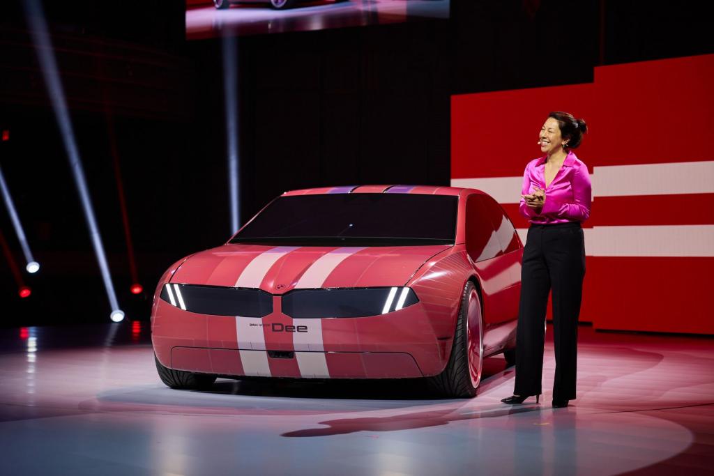 A Closer Look at the BMW i Vision DEE at CES 2023 - BMW.SG