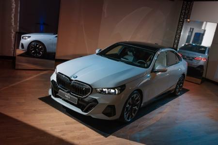 BMW i5 eDrive40: New M Sport-Loaded 5 Series Hits Prague