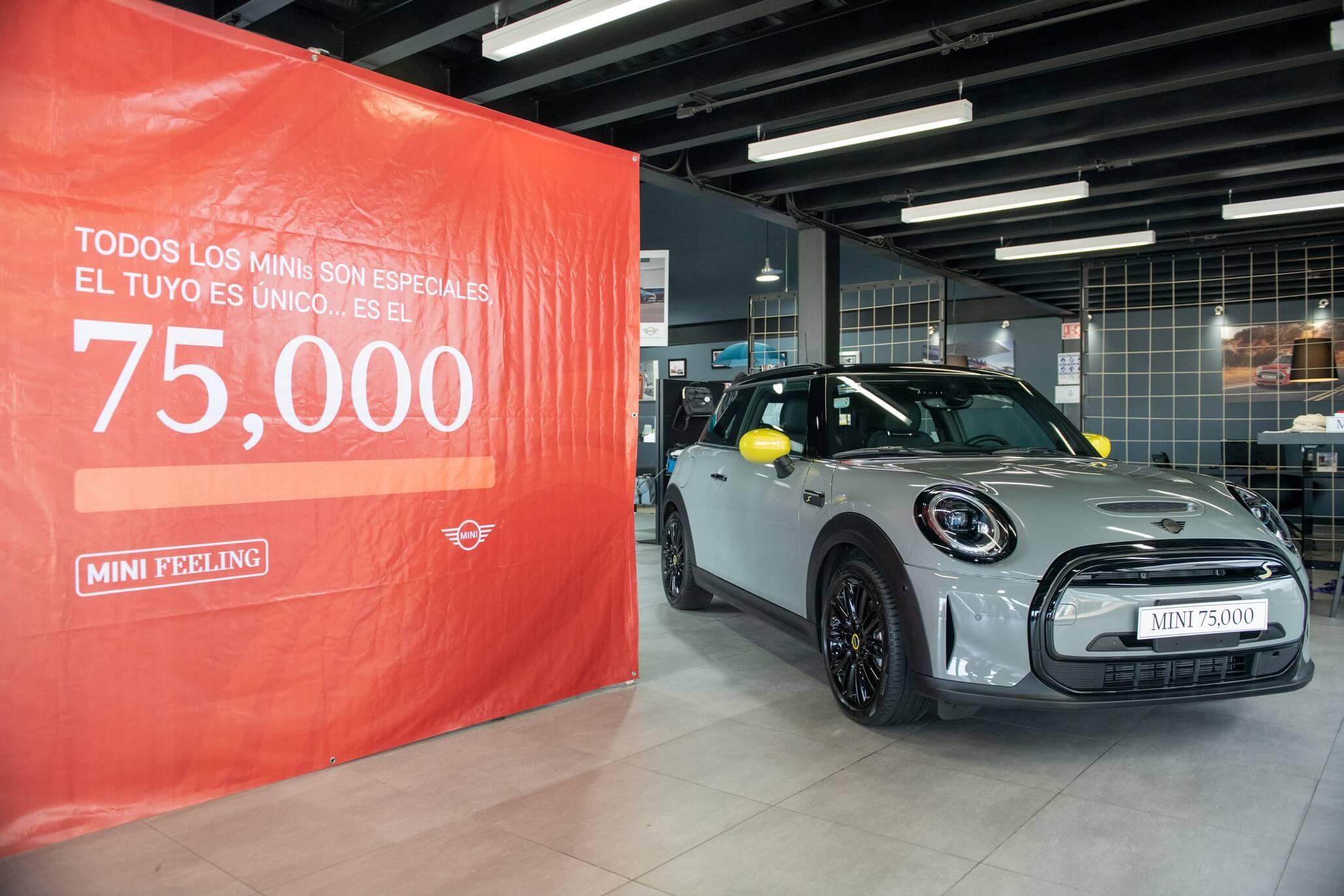 MINI Celebrates Milestone as 75,000th Car Delivered in Mexico - BMW.SG