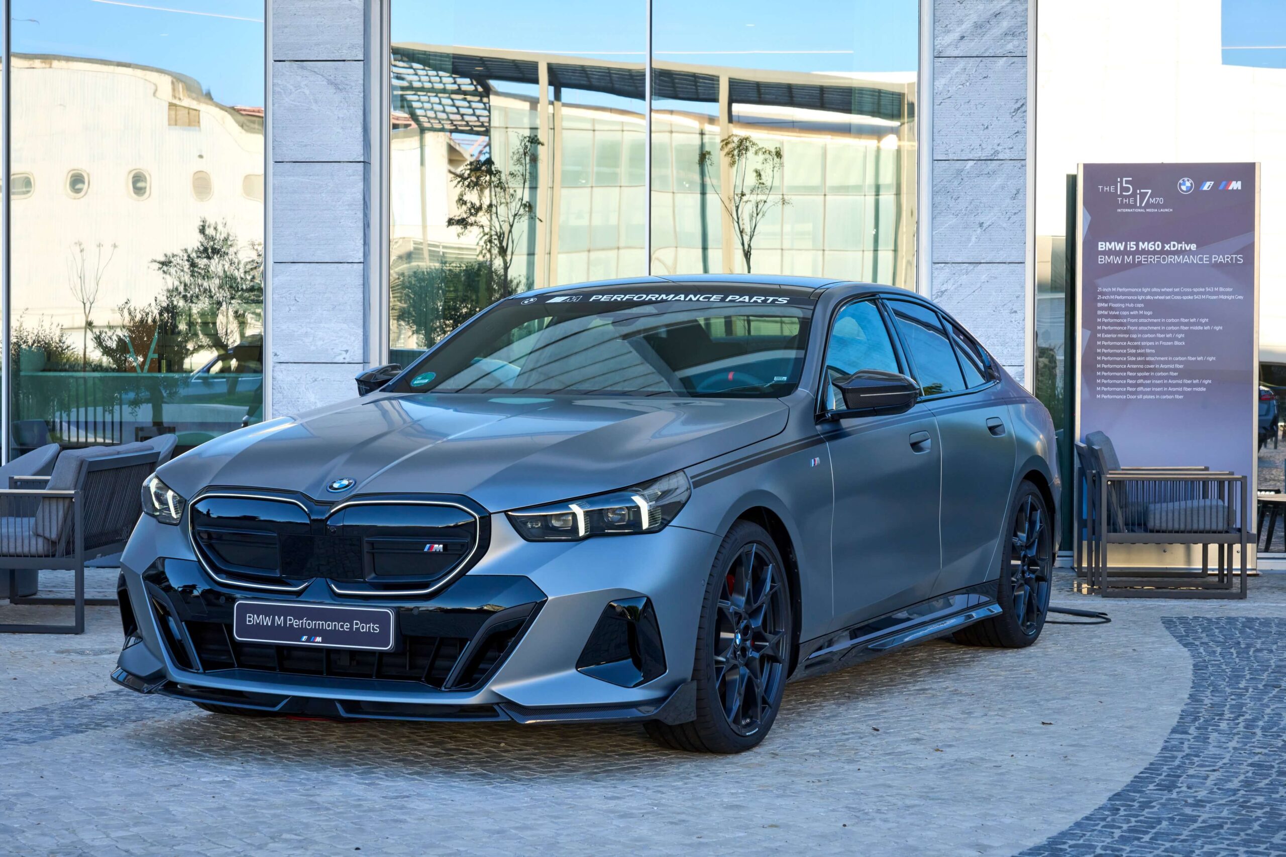 Whatâ€™s Inside the 2023 BMW i5 M60 - BMW Singapore