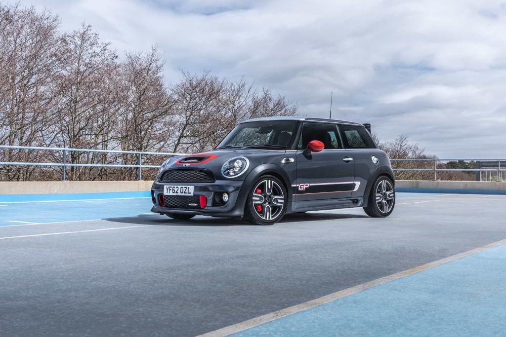 MINI GP2: Track-Ready Features and Thunder Grey Dominance - BMW.SG ...