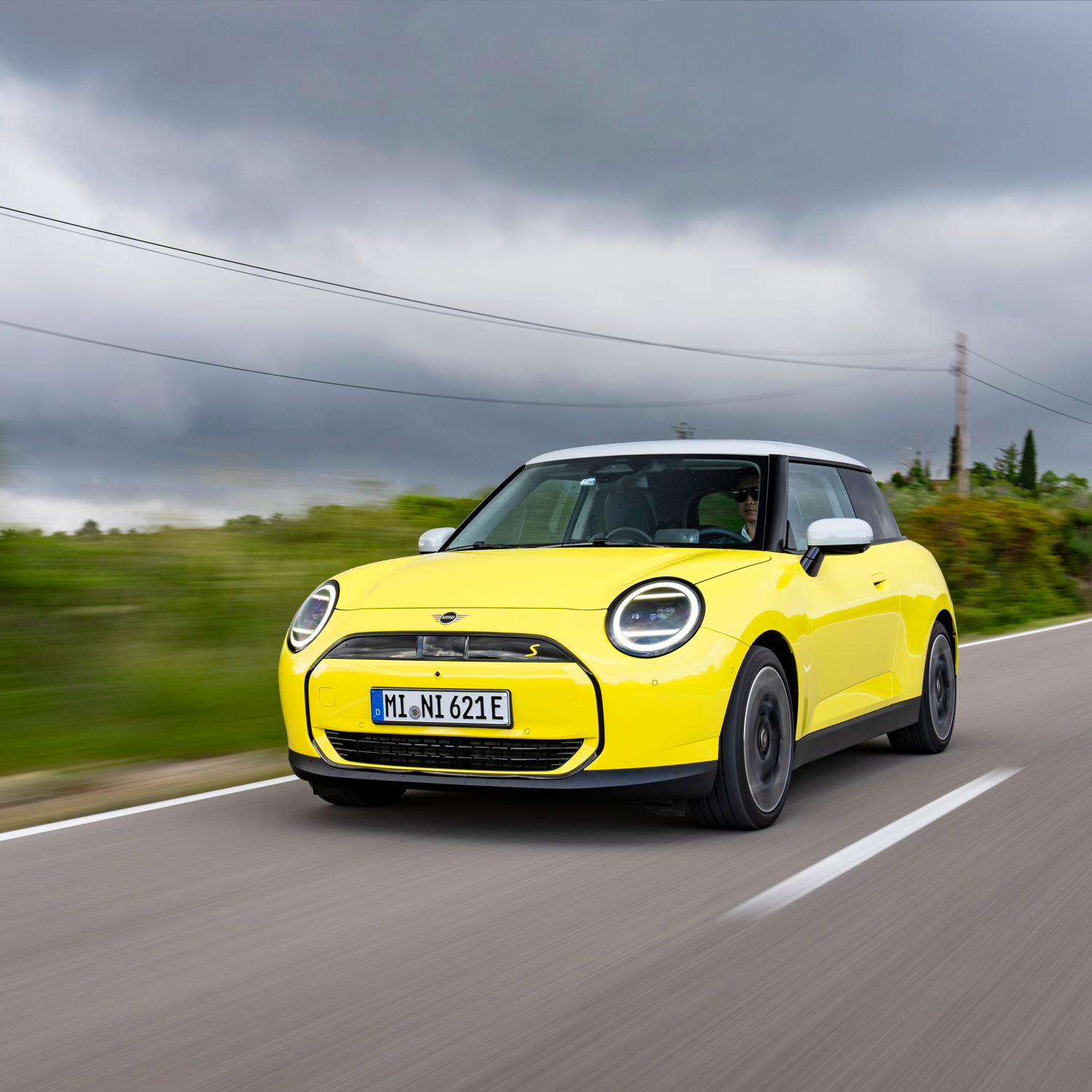 A Soulful Spark: Driving The J01 Mini Cooper SE - BMW.SG | BMW ...