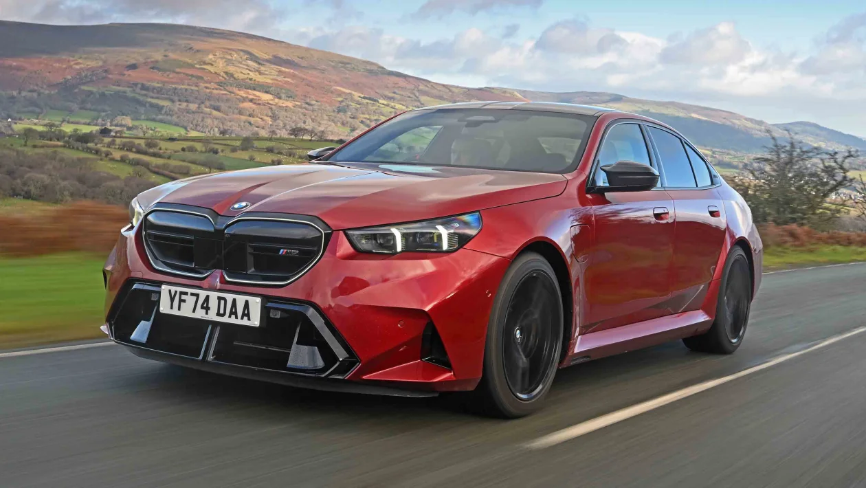 BMW M5 Hybrid Unleashes Unrivaled Power and Performance Edge - BMW.SG ...